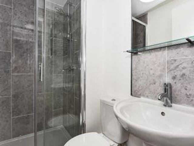 1 Bedrooms Flat for rent in Black Horse Close, West Reading, Berkshire SL4