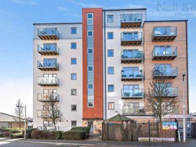 1 Bedrooms Flat for rent in Blackberry Court, Queen Mary Avenue E18