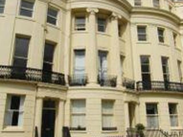 1 Bedrooms Flat for rent in Brunswick Square, Hove BN3