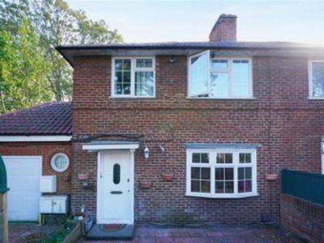 1 Bedrooms Flat for rent in Bryony Road, London W12