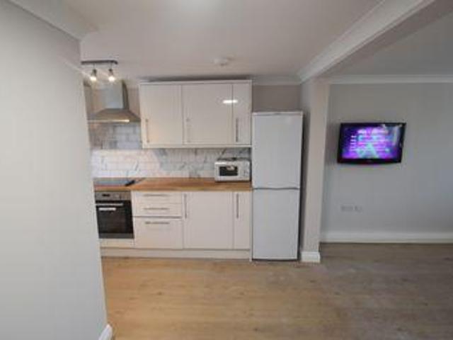 1 Bedrooms Flat for rent in Bramley Road, Oakwood N14
