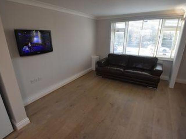 1 Bedrooms Flat for rent in Bramley Road, Oakwood N14