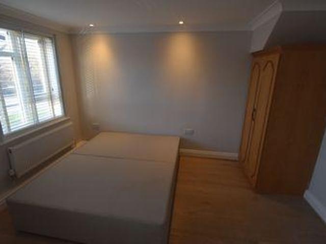 1 Bedrooms Flat for rent in Bramley Road, Oakwood N14