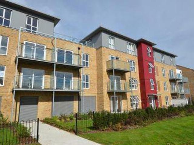 1 Bedrooms Flat for rent in Brecon Lodge, Wintergreen Boulevard, West Drayton, Middlesex UB7