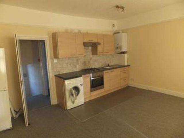 1 Bedrooms Flat for rent in Brighton Road, Surbiton KT6