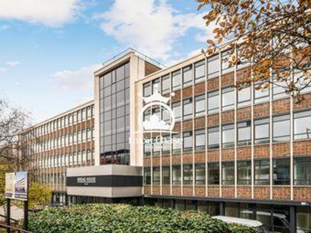 1 Bedrooms Flat for rent in Broad House, Imperial Drive, Harrow, Middlesex HA2