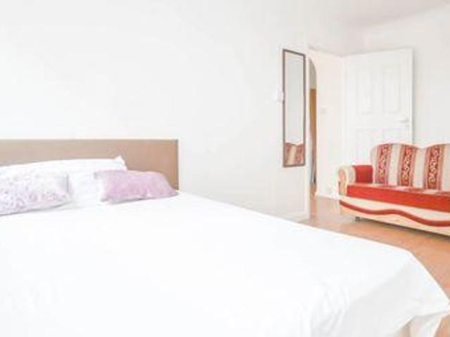 1 Bedrooms Flat for rent in Broomfield Street, Mile End, London E14