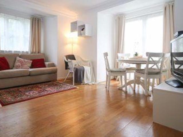 1 Bedrooms Flat for rent in Brompton Park Crescent, London SW6