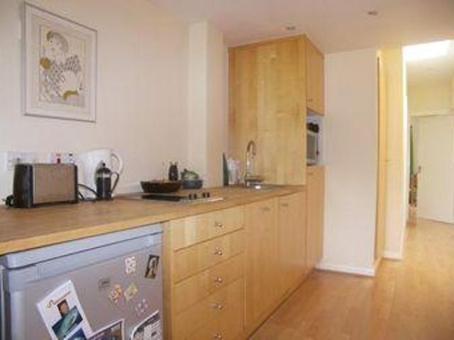 1 Bedrooms Flat for rent in Burnell Avenue, Richmond TW10