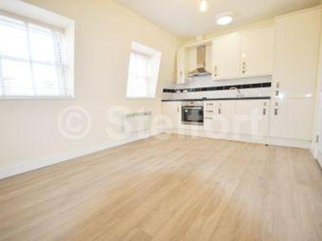 1 Bedrooms Flat for rent in Bush Industrial Estate, Station Road, London N19