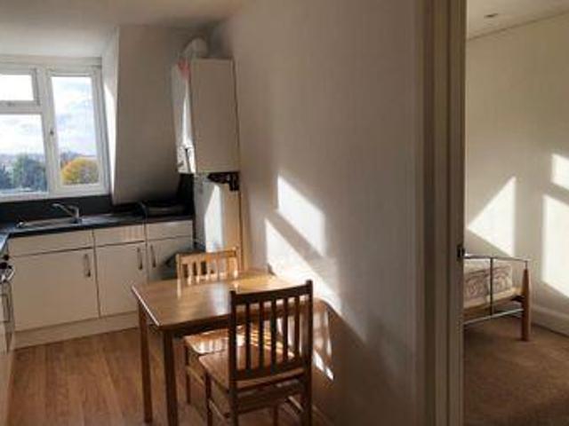 1 Bedrooms Flat for rent in Goldets Green Road, London NW11