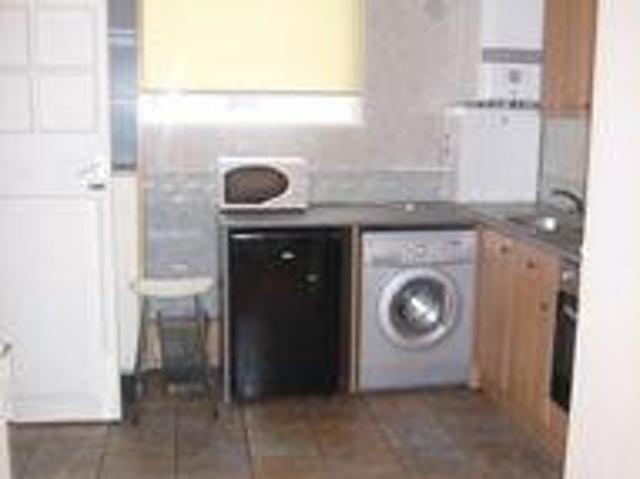 1 Bedrooms Flat for rent in Goldhawk Road, London W12