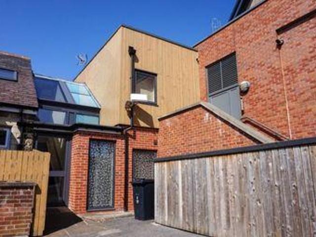 1 Bedrooms Flat for rent in Gordon View, Meanwood, Leeds LS6