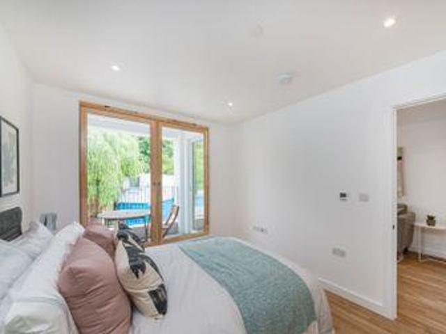1 Bedrooms Flat for rent in Gorleston Street, London W14