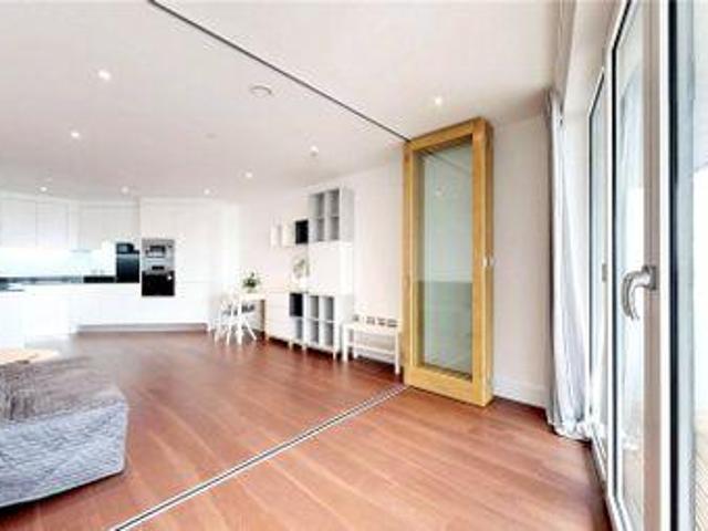 1 Bedrooms Flat for rent in Gateway Tower, London E16