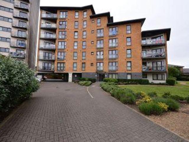 1 Bedrooms Flat for rent in Gateway Court, Parham Drive, Gants Hill IG2