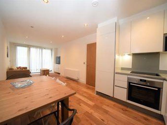 1 Bedrooms Flat for rent in Gateway House, Finchley N3
