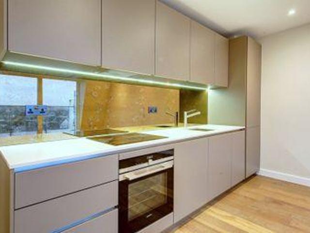 1 Bedrooms Flat for rent in Garratt Lane, Earlsfield SW18