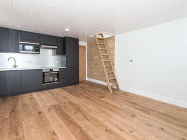 1 Bedrooms Flat for rent in Garratt Lane, London SW18