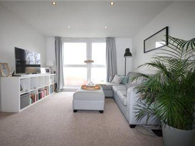 1 Bedrooms Flat for rent in Garratt Lane, Tooting, London SW17
