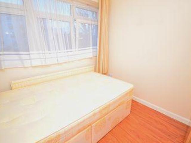 1 Bedrooms Flat for rent in Gilbertson House, Mellish Street, South Quay, London E14