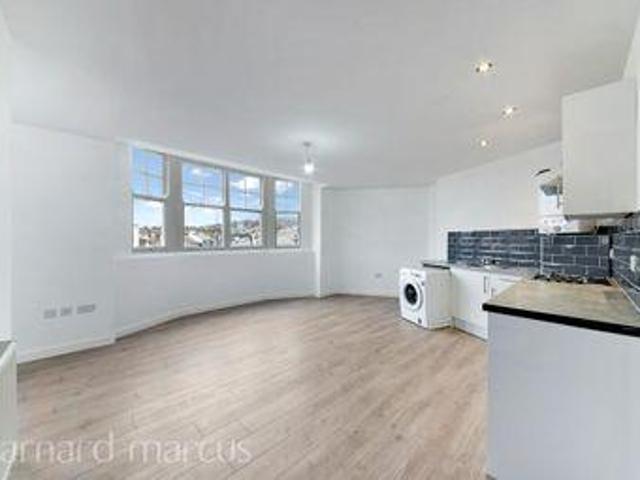 1 Bedrooms Flat for rent in Gillett Road, Thornton Heath CR7