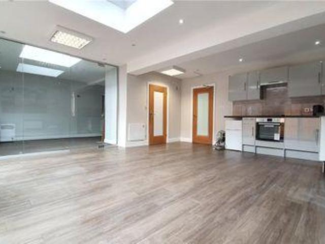 1 Bedrooms Flat for rent in Green Lane, Northwood HA6