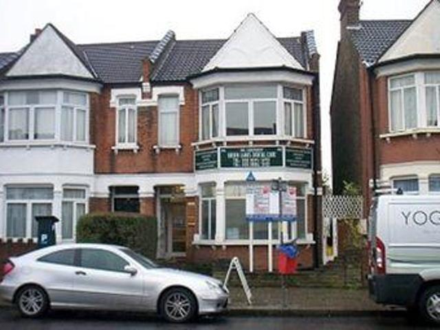 1 Bedrooms Flat for rent in Green Lanes, London N13