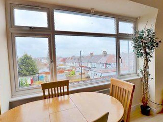 1 Bedrooms Flat for rent in Green Lanes, Palmers Green N13