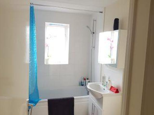 1 Bedrooms Flat for rent in Greenslade Road, Barking, Essex IG11