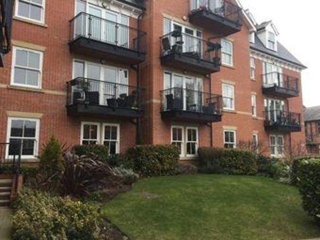 1 Bedrooms Flat for rent in Groby Road, Altrincham WA14