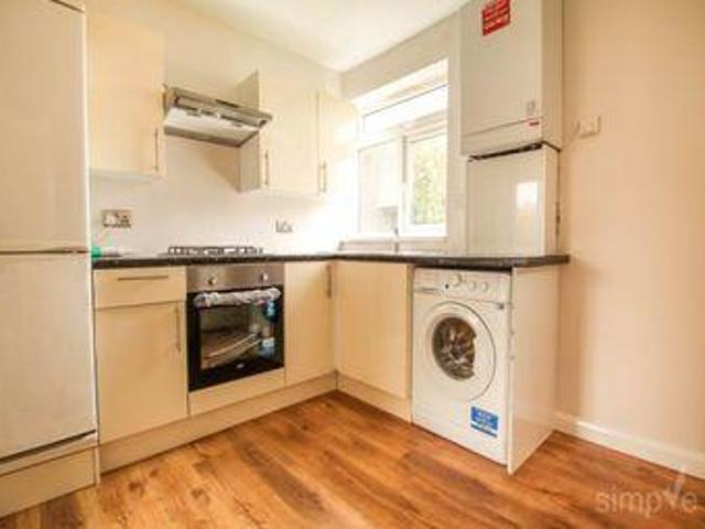 1 Bedrooms Flat for rent in Ground Floor Flat, East Avenue, Hayes UB3