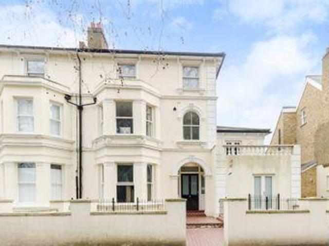 1 Bedrooms Flat for rent in Grove Crescent, Kingston KT1