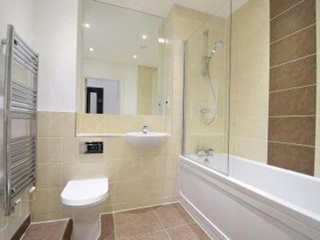 1 Bedrooms Flat for rent in Dovetail Place, Lawrence Road, Seven Sisters N15