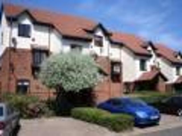 1 Bedrooms Flat for rent in David Close, Harlington Hayes UB3
