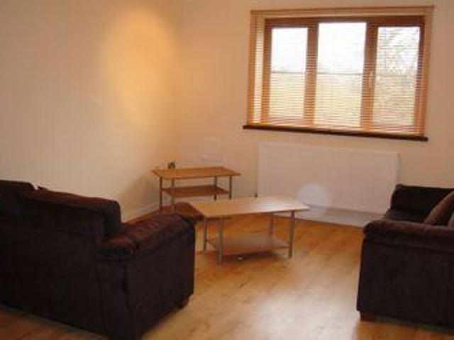 1 Bedrooms Flat for rent in David Close, Harlington, Hayes UB3