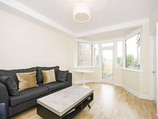 1 Bedrooms Flat for rent in Dehar Crescent, Hendon NW9