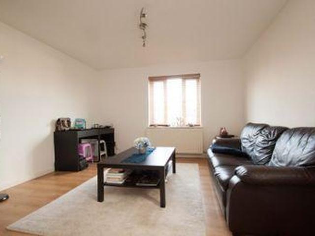 1 Bedrooms Flat for rent in Deodora Close, Whetstone N20