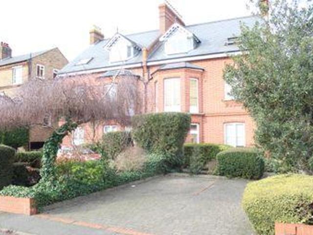 1 Bedrooms Flat for rent in Ditton Road, Surbiton KT6