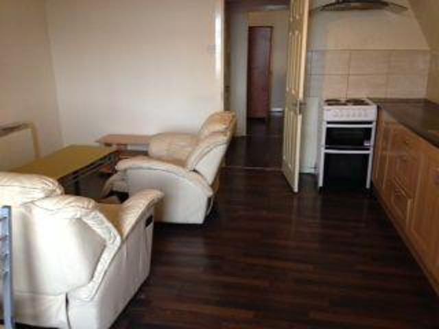 1 Bedrooms Flat for rent in Dickenson Road, Longsight Manchester M13