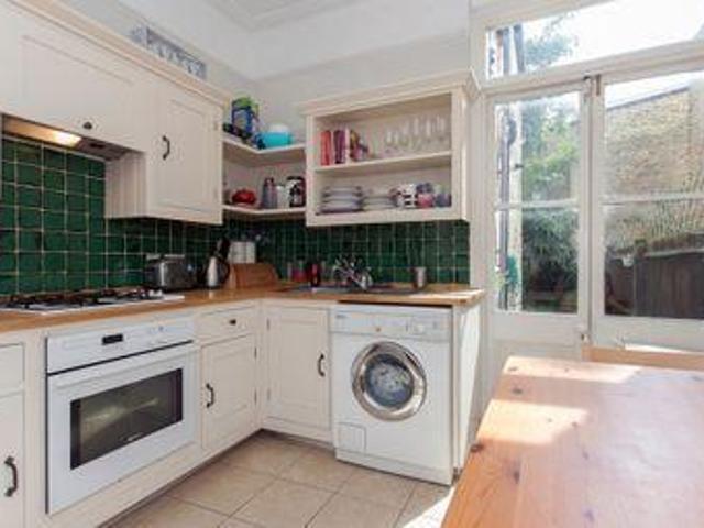 1 Bedrooms Flat for rent in Dinsmore Road, London SW12