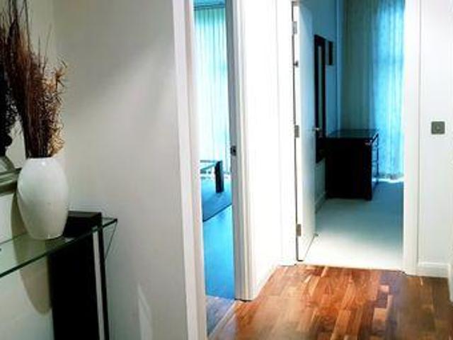 1 Bedrooms Flat for rent in Discovery Dock West, Canary Wharf, London E14