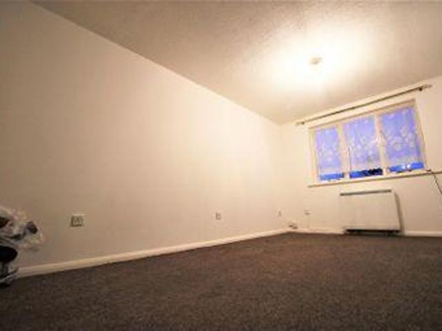 1 Bedrooms Flat for rent in Dunnock Close, London N9