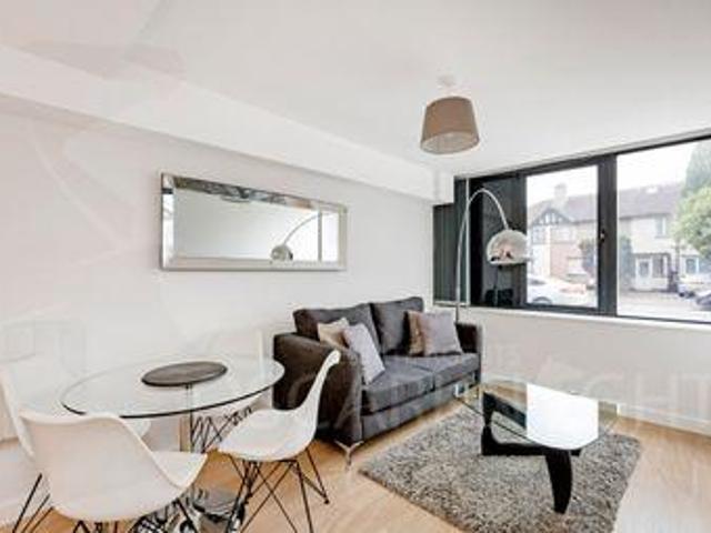 1 Bedrooms Flat for rent in Durnsford Road, Wimbledon SW19