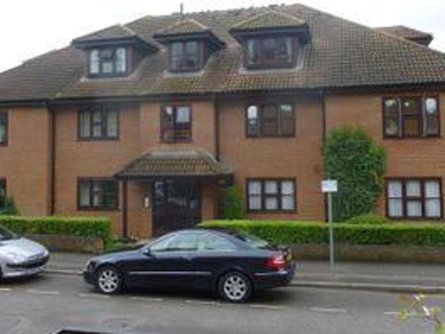 1 Bedrooms Flat for rent in Emmanuel Road, Northwood HA6