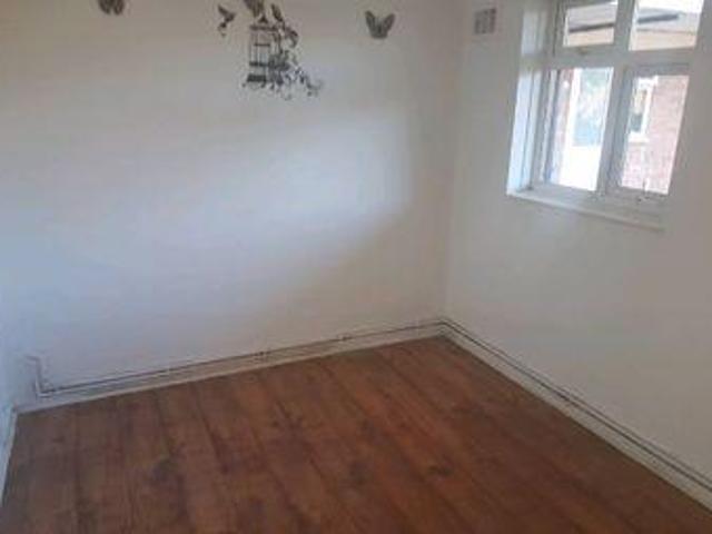 1 Bedrooms Flat for rent in Endeavour Way, Barking IG11