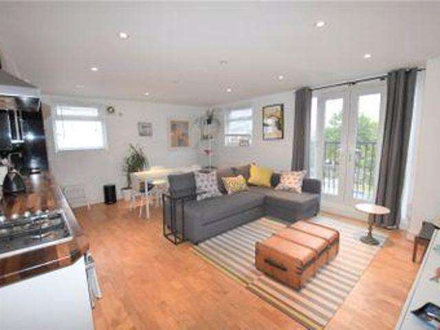 1 Bedrooms Flat for rent in Enmore Road, London SE25