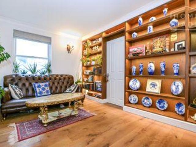 1 Bedrooms Flat for rent in Earls Court Square, Earls Court SW5