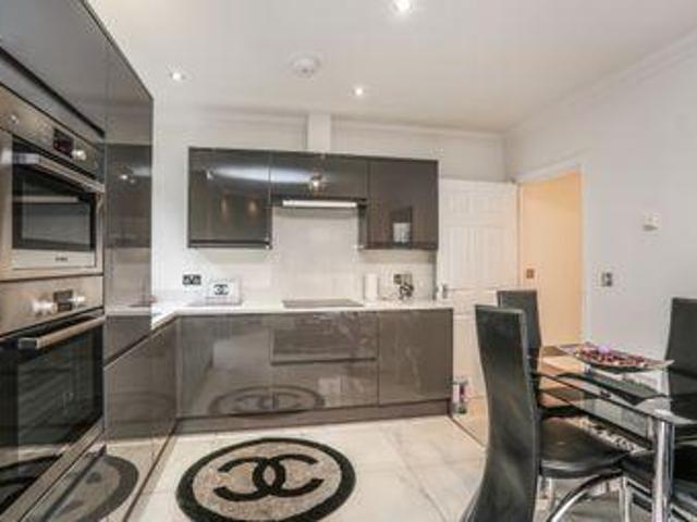 1 Bedrooms Flat for rent in Earls Court Road, London SW5