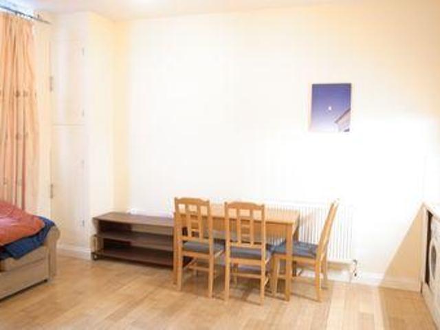 1 Bedrooms Flat for rent in East Street, London SE17